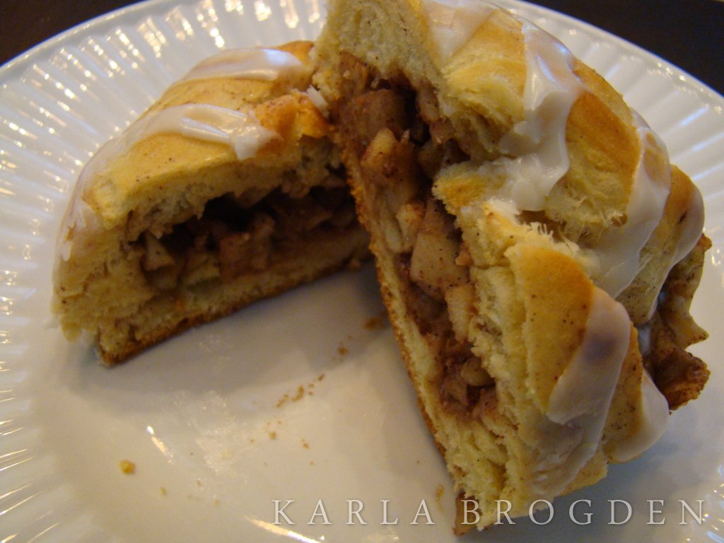 Easy Mini Apple Strudels – KarlaBrogden.com